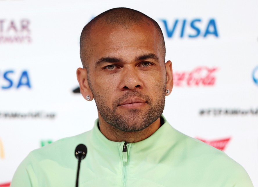 Daniel Alves ganha direito a liberdade provisória sob fiança de 1