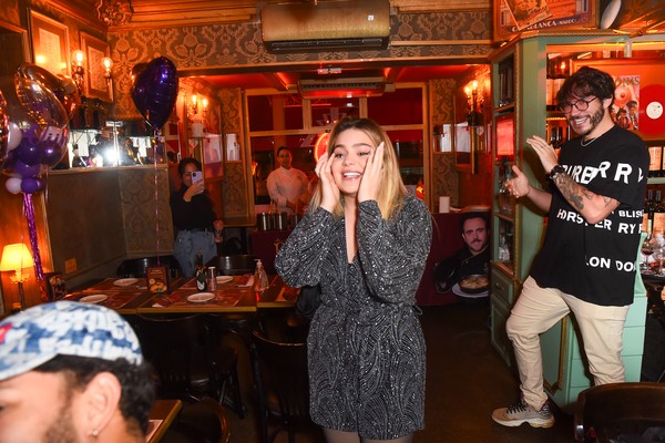 Viih Tube Ganha Festa Surpresa De Eliezer Em Restaurante Do Primeiro