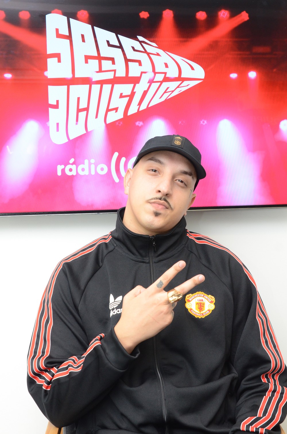 Delacruz canta filhos no Projeto Sessão Acústica da Rádio Globo Essa turnê me deu muitas