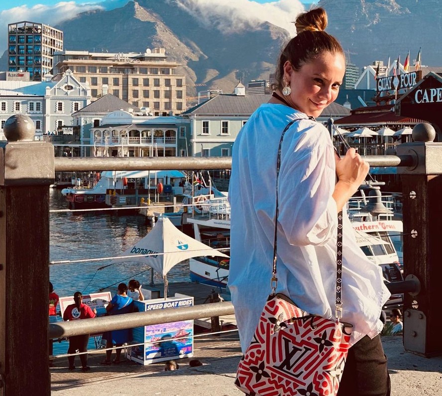 De férias Paolla Oliveira abre álbum de viagem mas faz mistério sobre