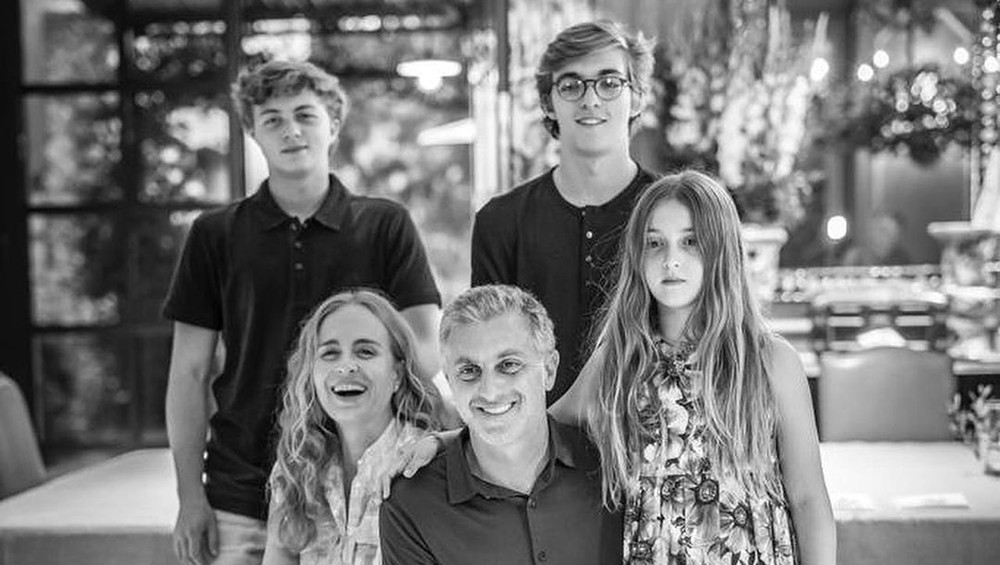 Eva completa 11 anos e ganha homenagens de Angélica e Luciano Huck