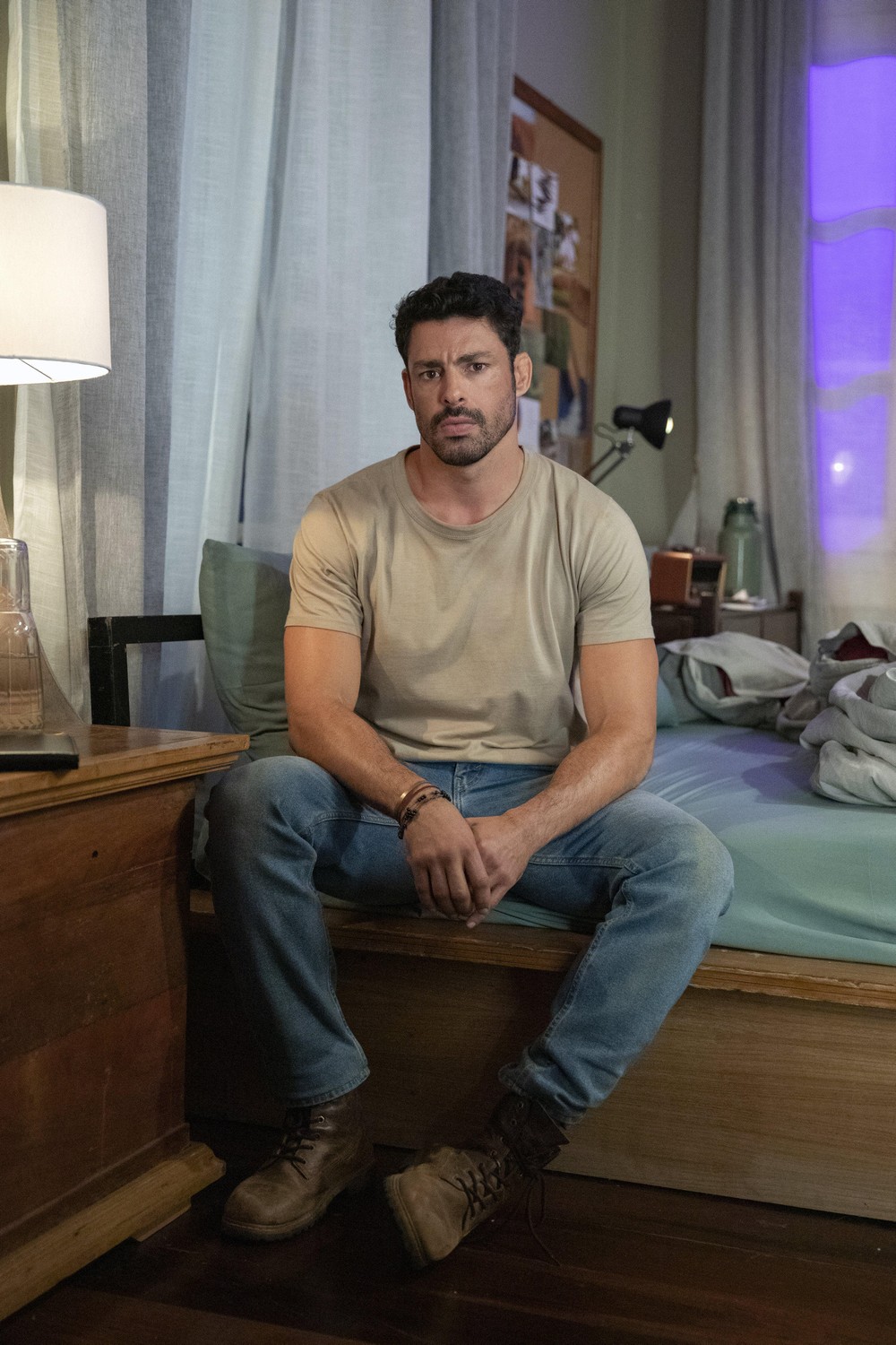 Cauã Reymond avalia sucesso na TV e revela cuidados após os 40 ...