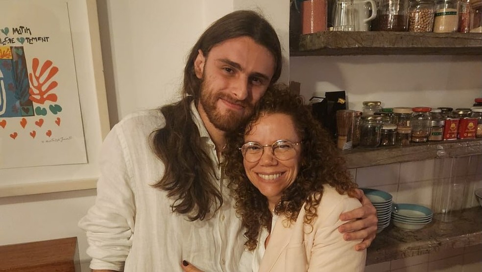 Discreto, Jonas Bloch abre álbum de fotos do casamento da neta Júlia ...