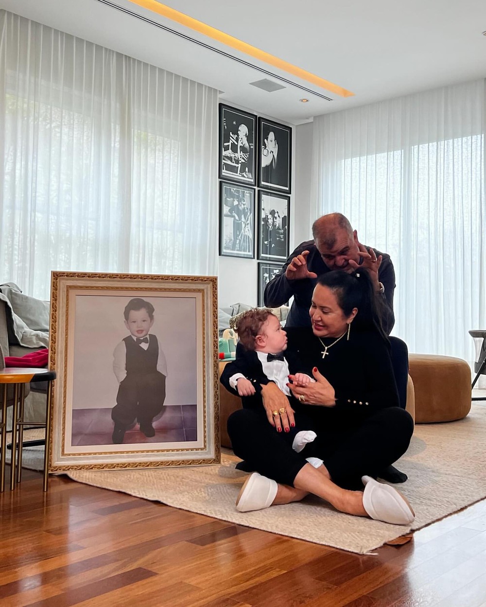 Pato exibe fotos raras de filho com Rebeca Abravanel e cliques com ...