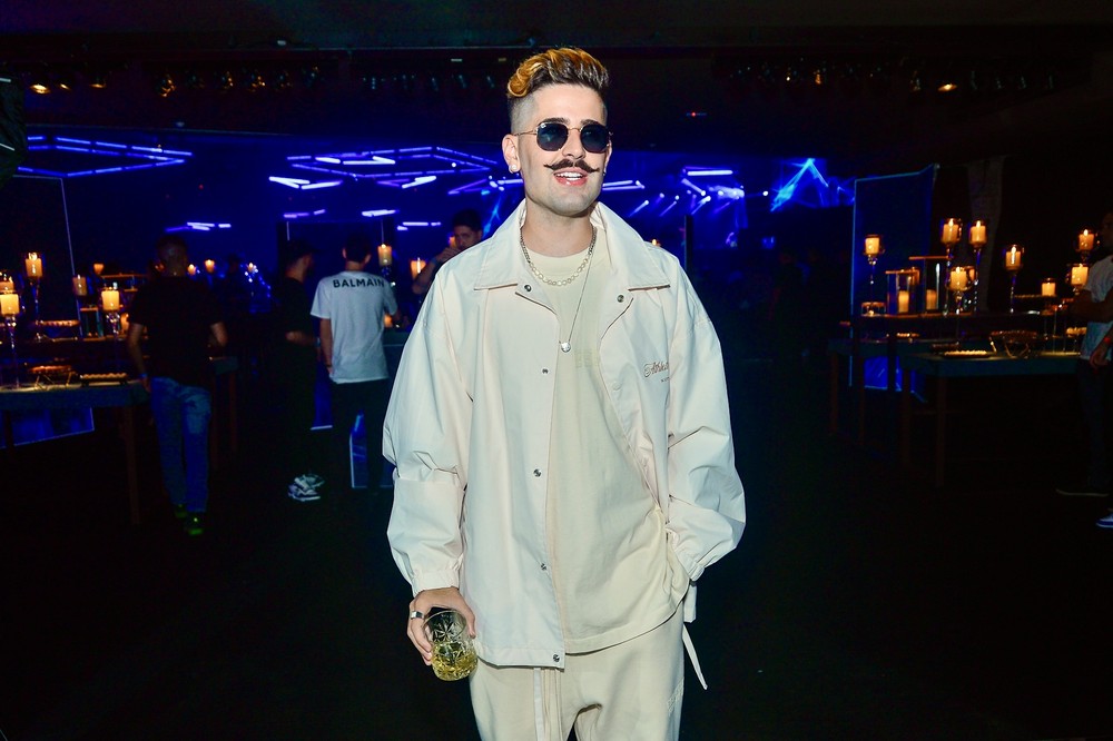 Influencer que se diz bilionário comemora 26 anos com festa de mais de ...