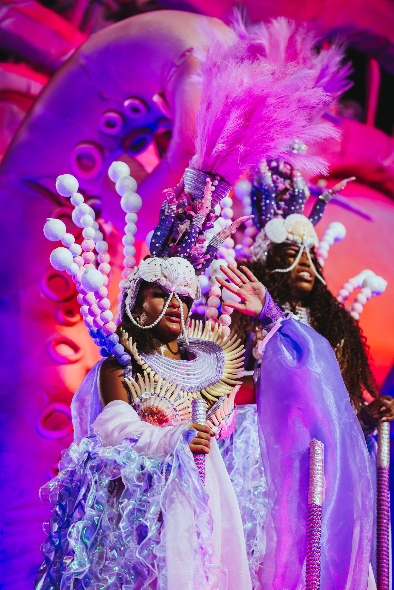 Lore Improta mostra o visual para desfilar como musa da Viradouro ...