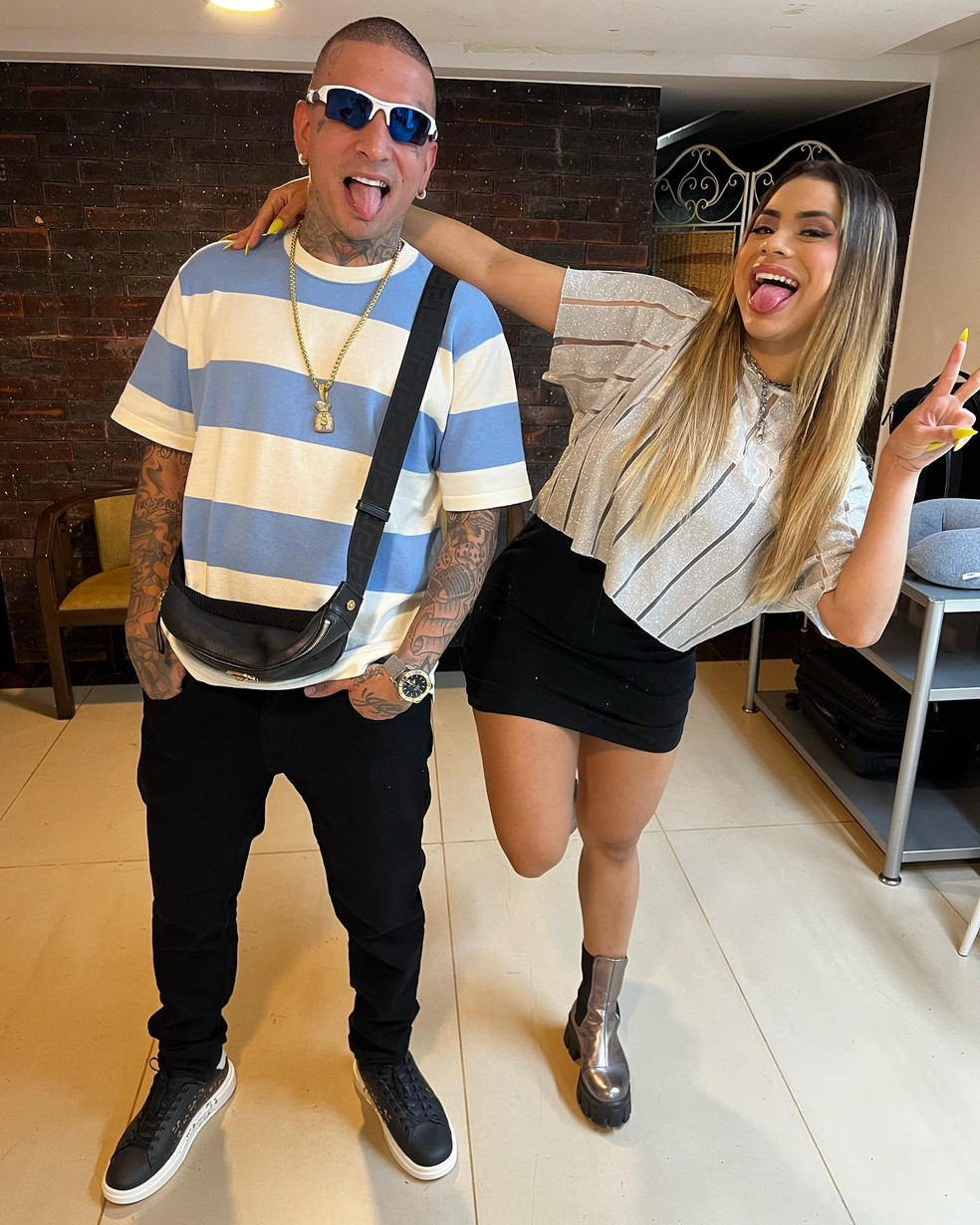 Lexa curte show do ex-marido, MC Guimê: 'Parceiros'