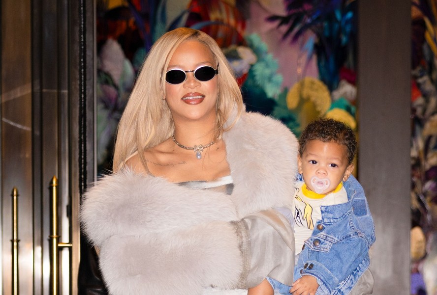 Rihanna e A$AP Rocky comemoraram o segundo aniversário do filho RZA na cidade de Nova York