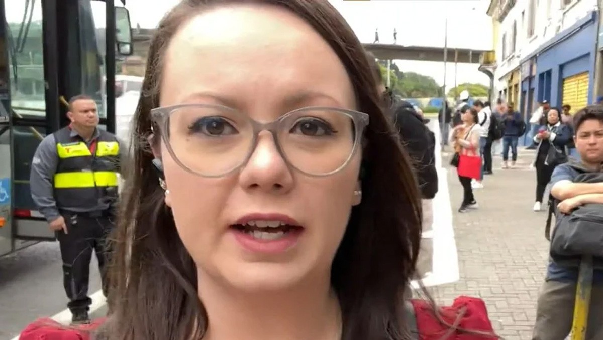 Repórter da Globo tem celular roubado ao vivo em transmissão do 'Bom ...