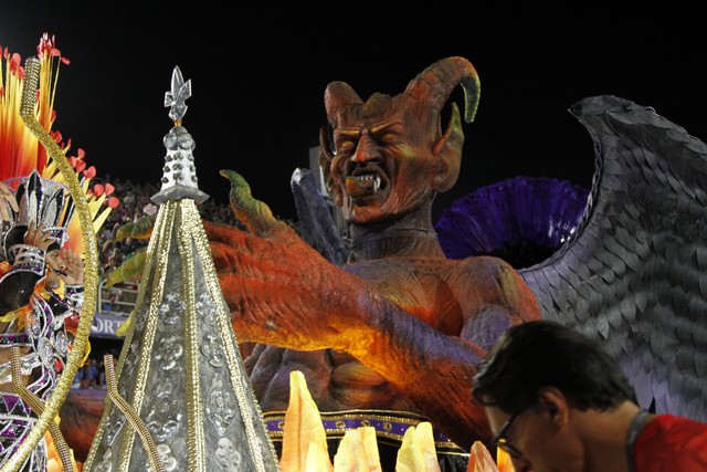 Pedro Scooby opina sobre alegoria com diabo no Carnaval: 'Nem todo ...
