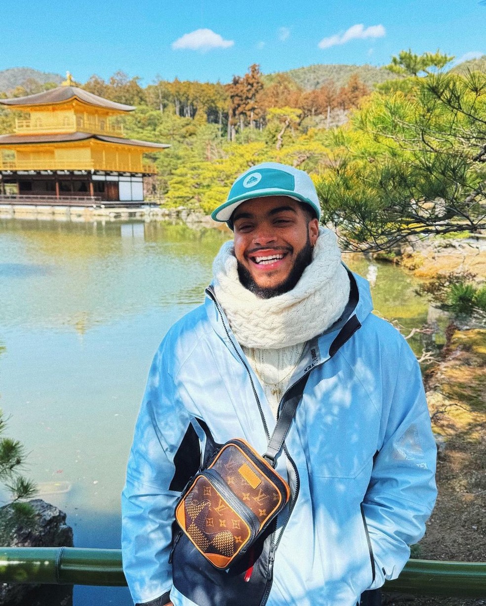 Fran Gil impressiona com shape fortão durante viagem com Alice Wegmann