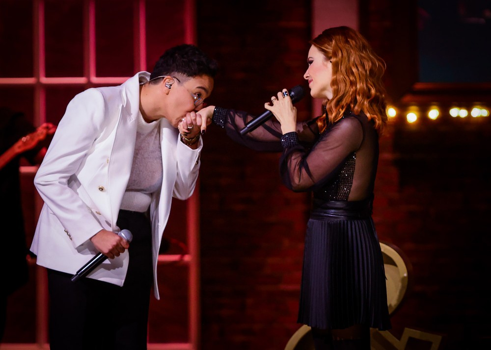 Sandy troca beijos com o marido, e recebe Wanessa e mais famosos em ...