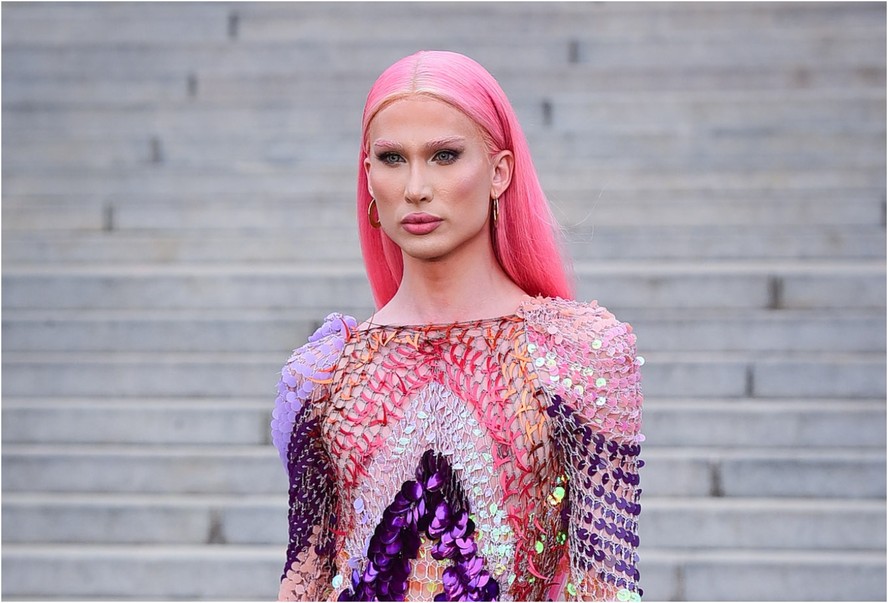 Após fazer história em Paris, Halessia desfila na SPFW