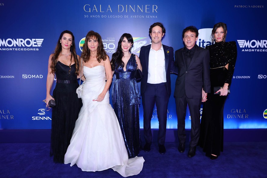 Famosos prestigiam 30 anos do legado de Ayrton Senna em jantar de gala