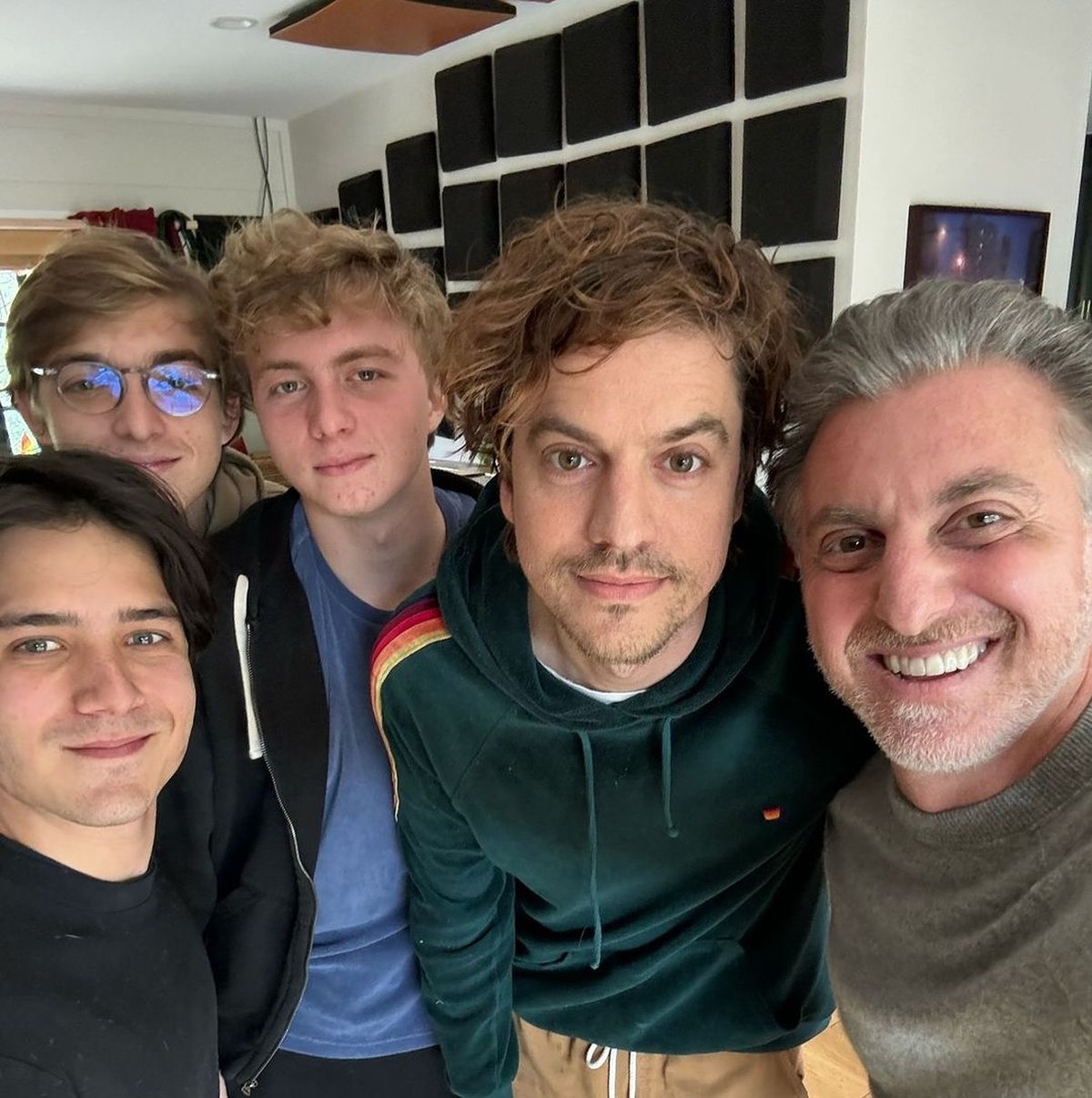 Quem é Fernando Grostein, irmão de Luciano Huck que deixou o Brasil ...