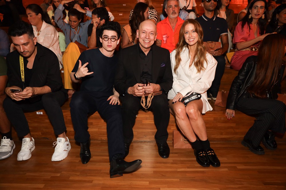 Leandro Karnal faz aparição pública rara com o marido, o cantor Vitor Fadul