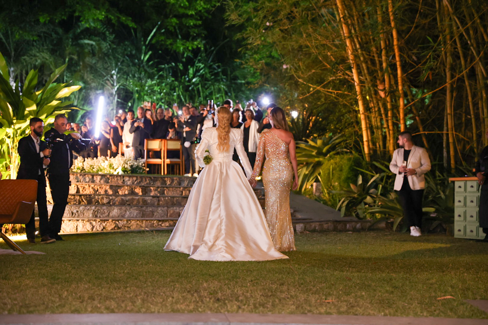 Monique Evans e Cacá Werneck se casam no Rio de Janeiro