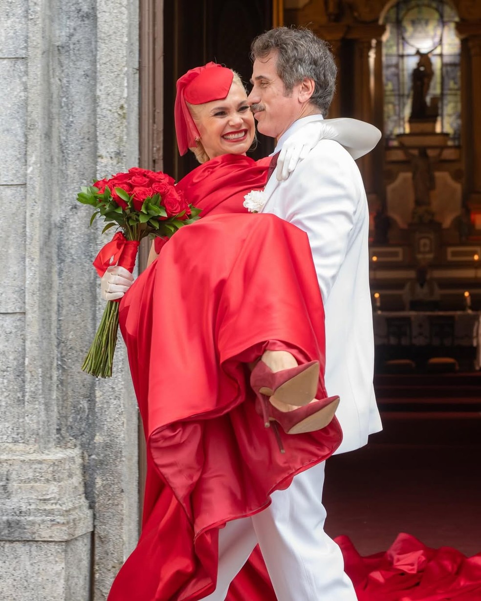 'Êta Mundo Melhor!': Flávia Alessandra dá spoiler do vestido de noiva ...