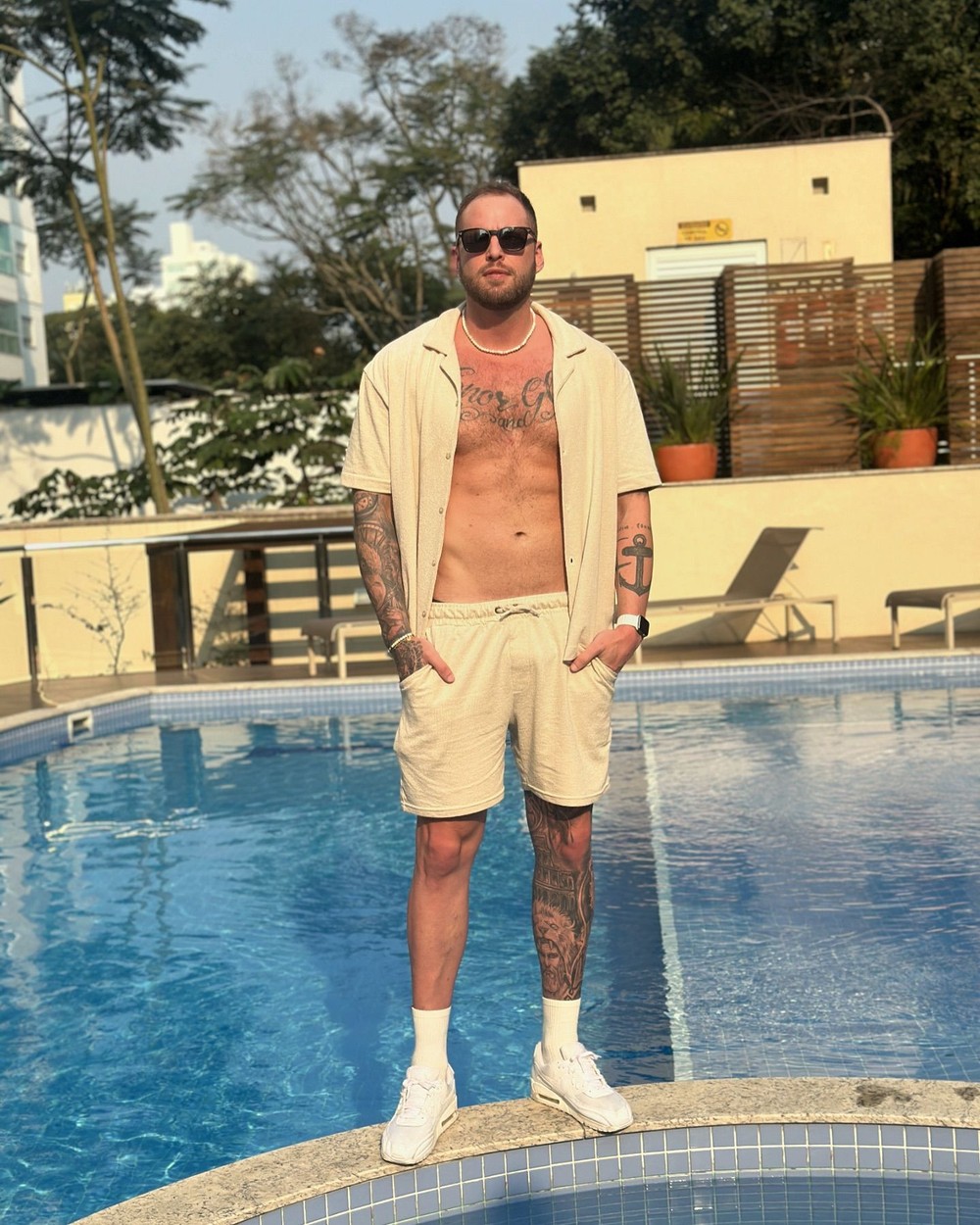 Ex-jogador de vôlei faz sucesso em plataforma de conteúdo adulto