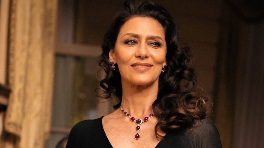 Em aparição rara, Maria Fernanda Cândido brilha em evento na França