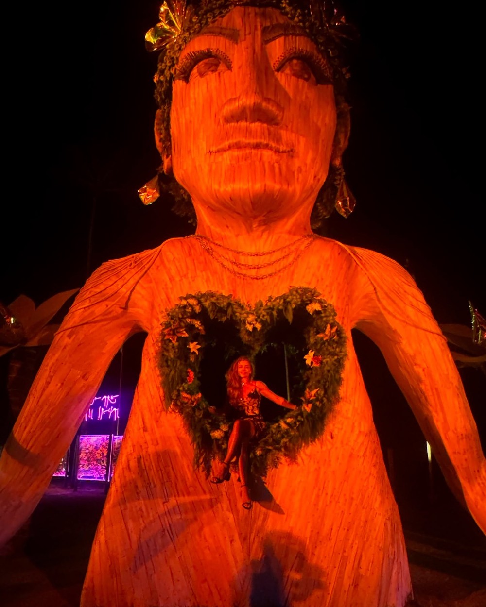 Grazi Massafera mostra fotos de Réveillon com a filha, Sofia