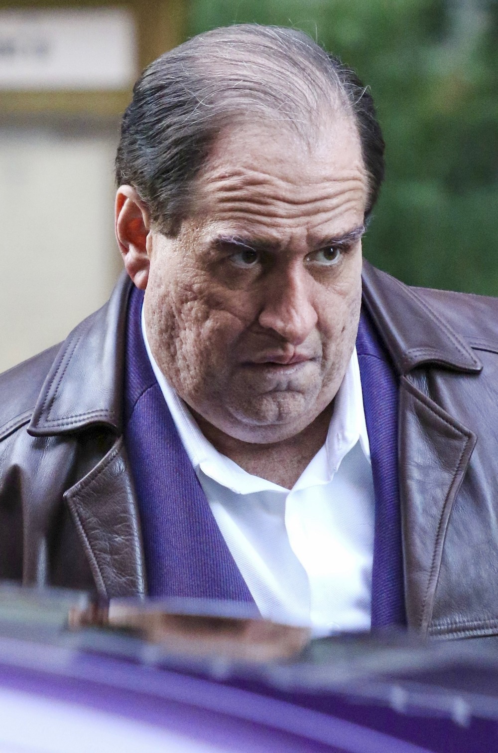 Colin Farrell se transforma em Pinguim e surge irreconhecível nos ...