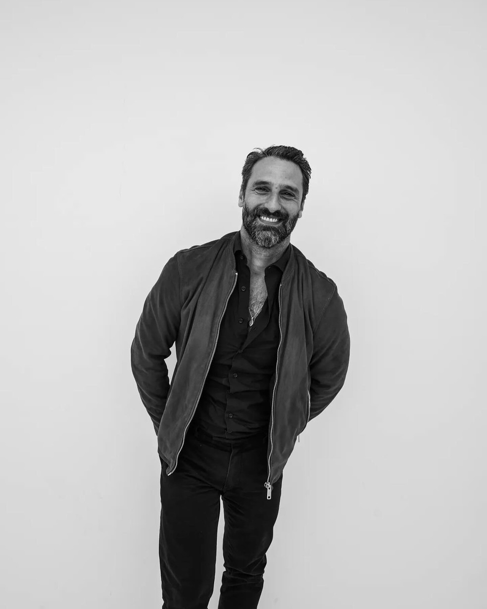 Dramaturgo, diretor, cineasta, e ator: quem é Marco Calvani, marido de ...