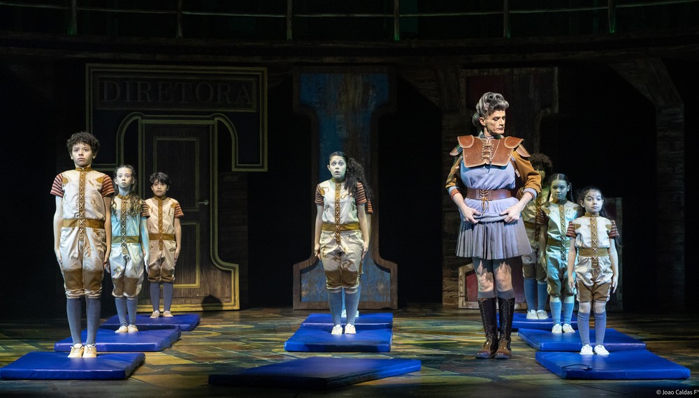 Musical 'Matilda' envolve e prova que a trama do filme é atemporal