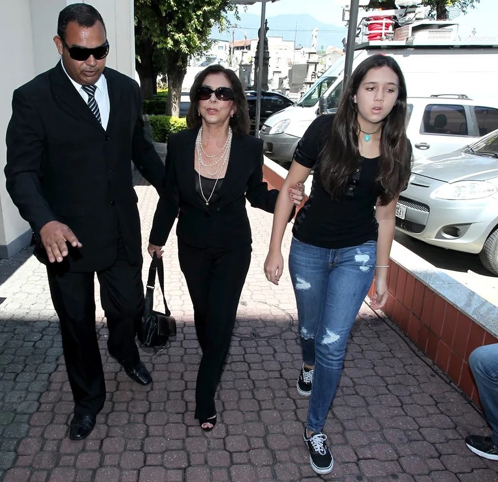 Betty Faria x Alexandra Marzo: entenda a briga de mãe e filha que dura ...