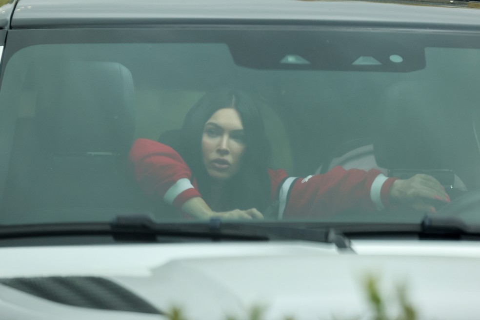 Megan Fox e Machine Gun Kelly reaparecem juntos após nascimento da filha