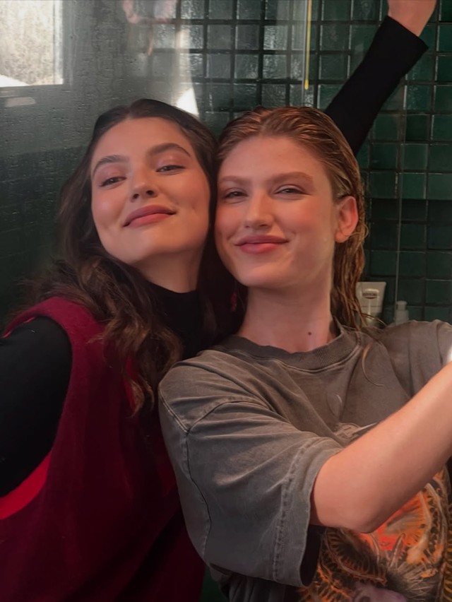 Alanis Guillen e Giovanna Grigio posam juntas e comentam semelhança ...
