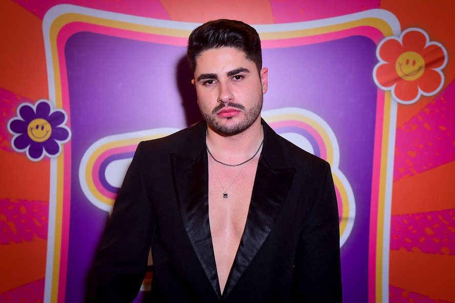 Lucas Souza sobre se assumir bissexual: 'O exemplo que eu dou quebra tabus'