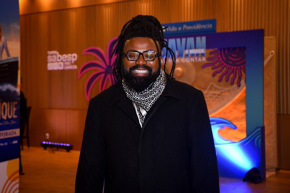 Famosos prestigiam estreia de 'Djavan - O Musical: Vidas Pra Contar ...