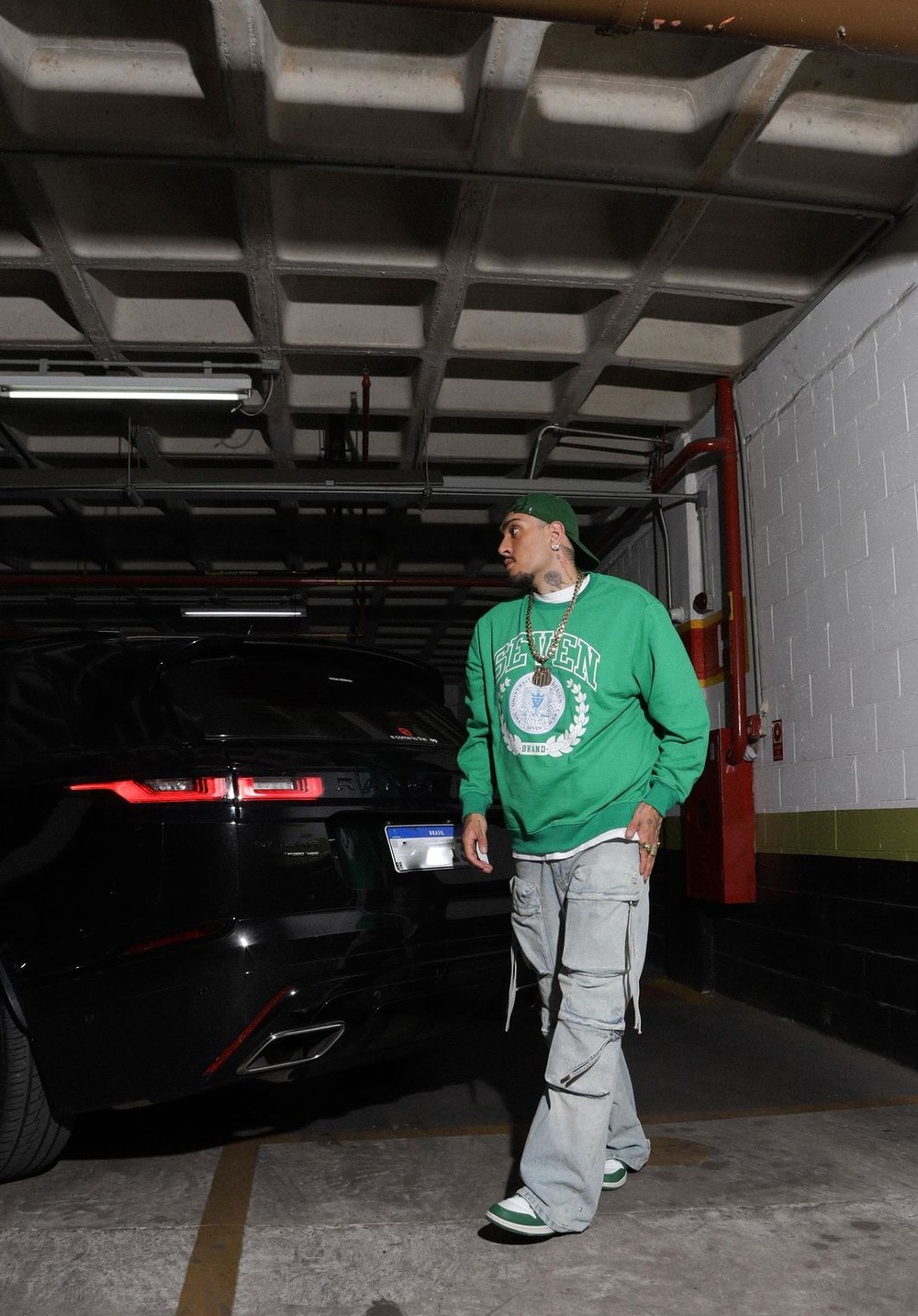 MC Binn faz ensaio e adianta detalhes de novo álbum: 'Bastante love songs'