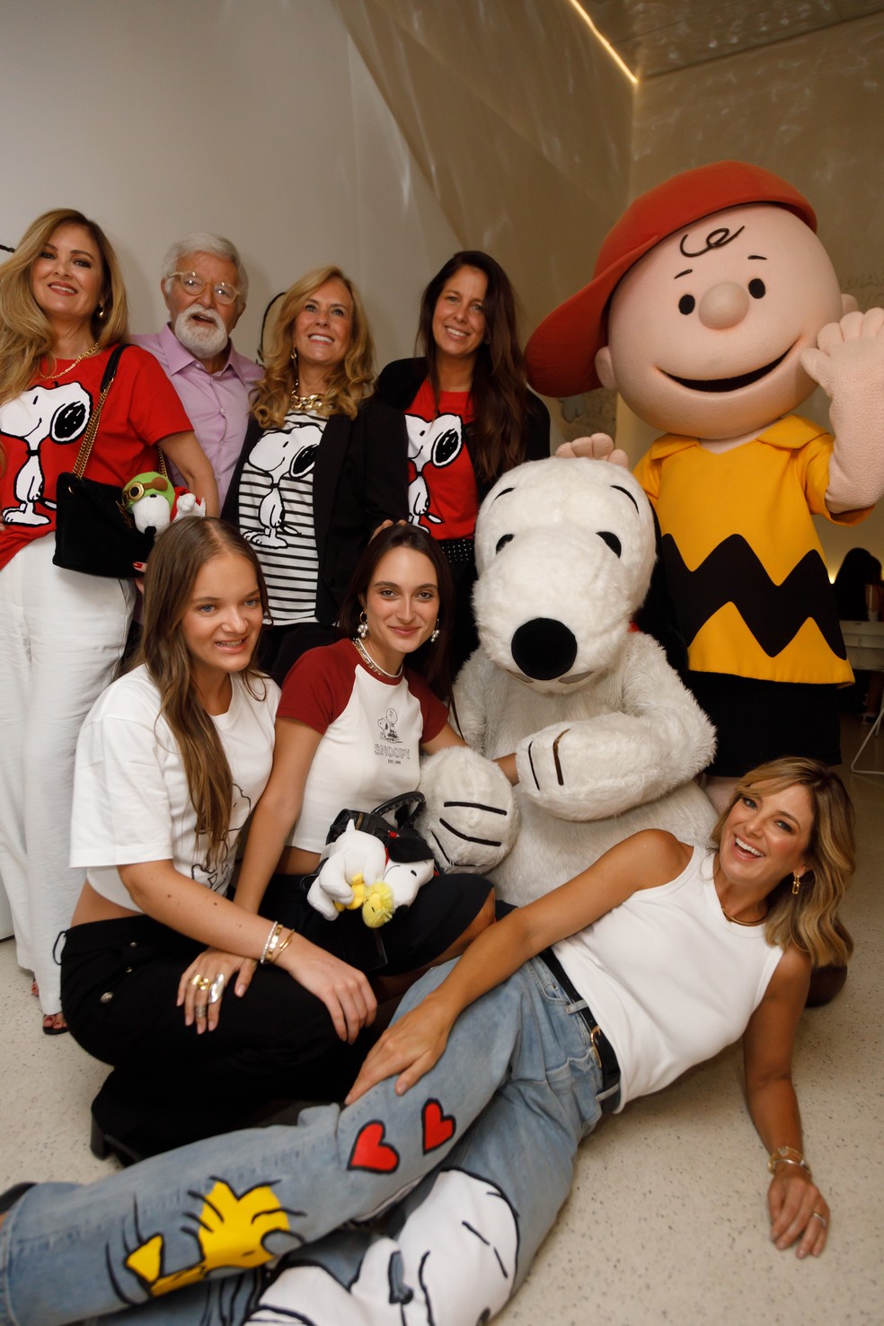 Ticiane Pinheiro reúne as filhas Rafa e Manu em evento em SP