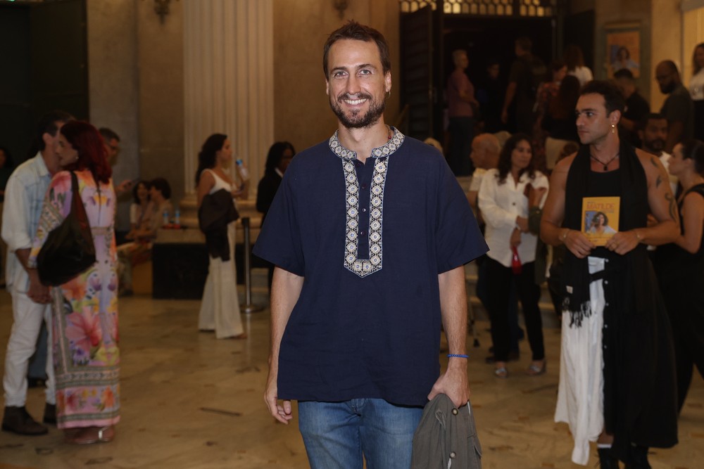 Déa Lúcia, Samuel de Assis e mais famosos conferem estreia de 'Matilde ...