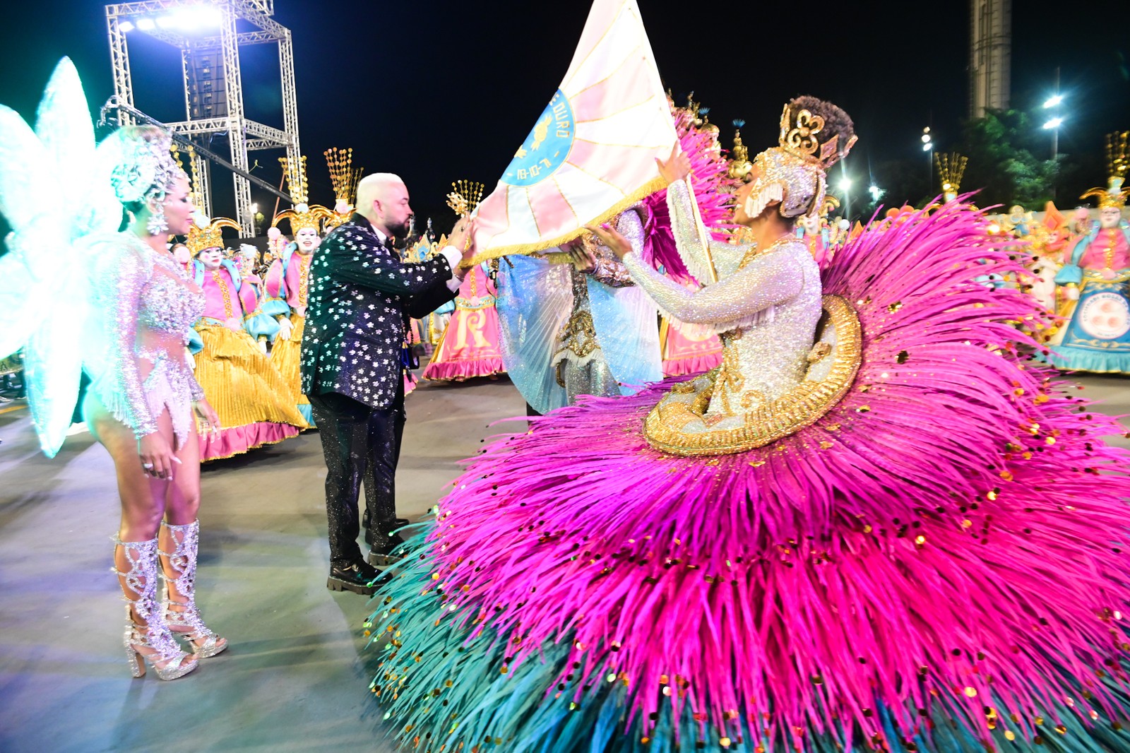 Madu Fraga é Exu em desfile da Vai-Vai: 'Tem que ter responsabilidade'