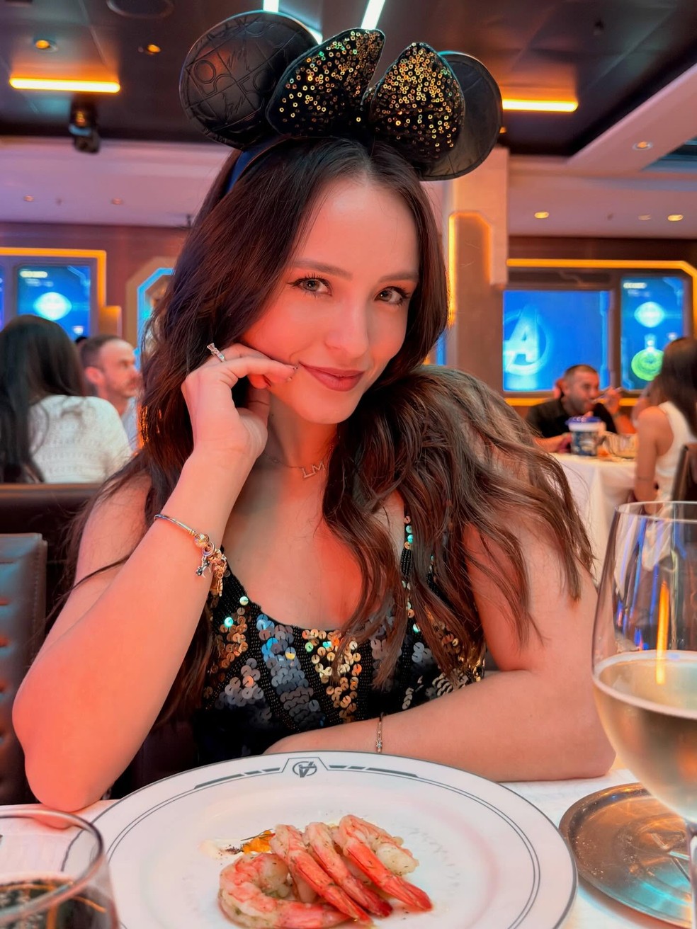 Larissa Manoela curte viagem romântica de navio com André Luiz Frambach ...