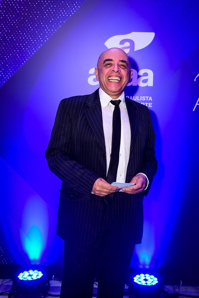 De looks combinados, Helena Ranaldi e o marido, Daniel Alvim, aparecem ...