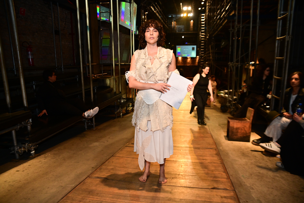 Maria Casadevall e namorada, Airam Mares, arrecadam fundos para ...