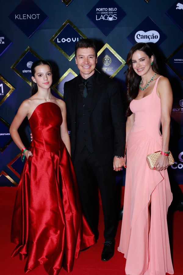 Leilão de Neymar: Confira os looks de Ana Castela, Deolane, Siebert e ...