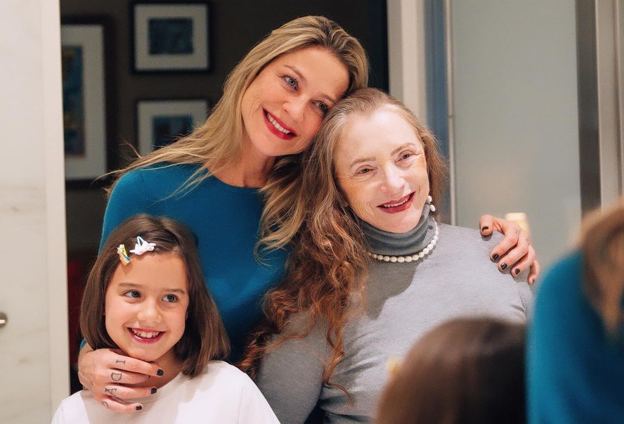 Luana Piovani emociona em fotos com a mãe e a filha, Liz: 'Se ama ...