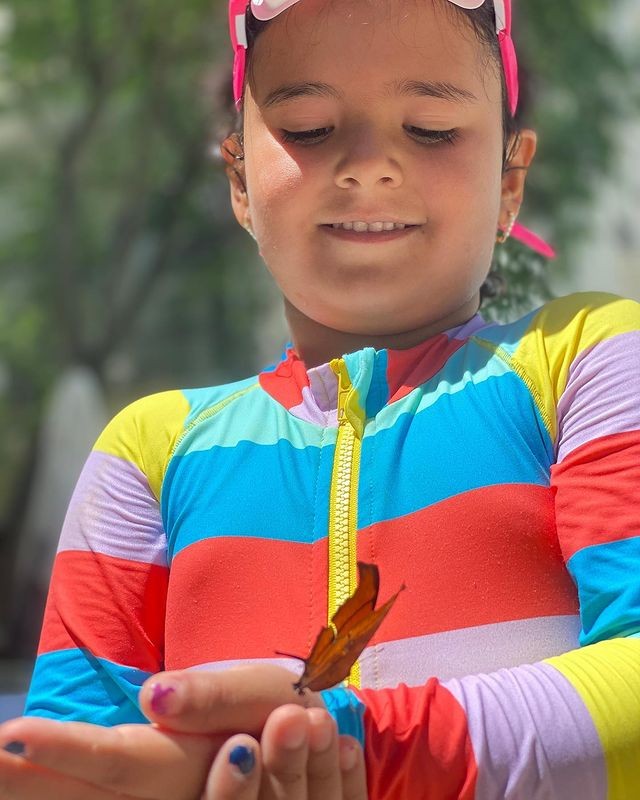 Carolina Ferraz comemora os 8 anos da filha, Isabel