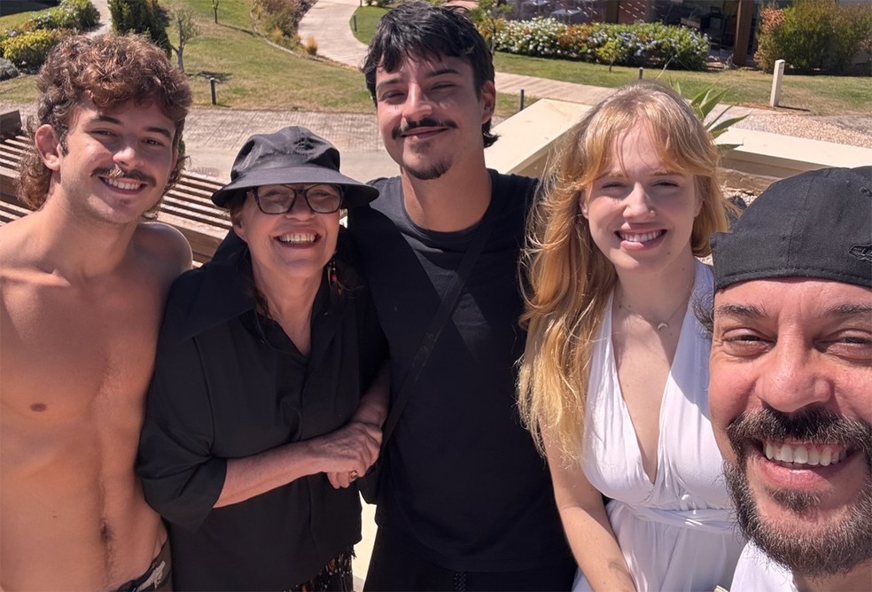 Davi Lima, Belisa Ribeiro, Tom Lima, Gabriela Vicente e Gabriel O ...