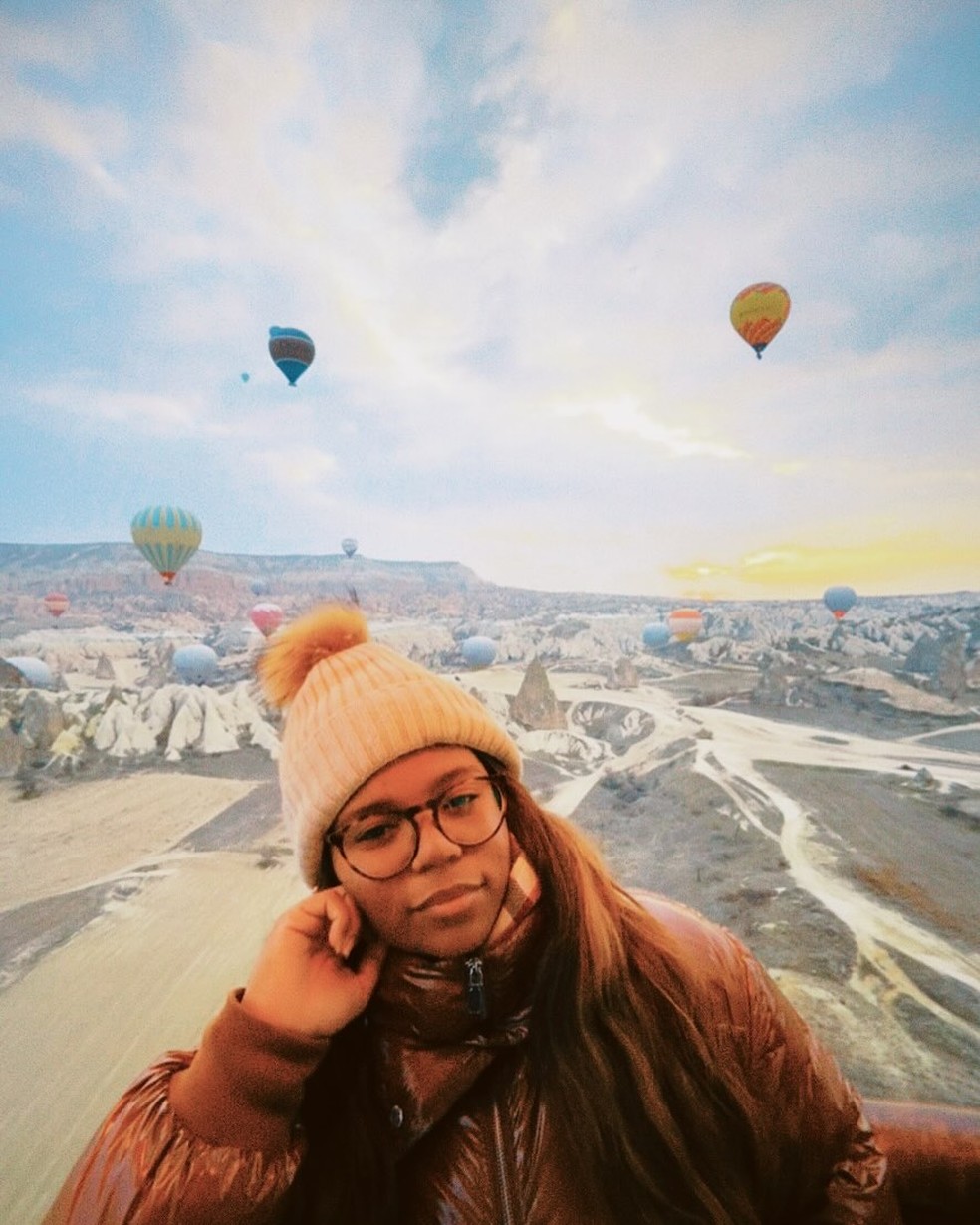 Aos 17, filha de Gloria Maria faz viagem pela Turquia e abre álbum