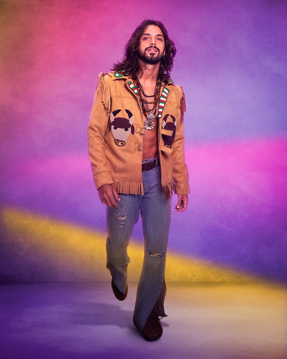 Rodrigo Simas recebe Agatha Moreira, mãe, cunhada e irmãos no musical ...