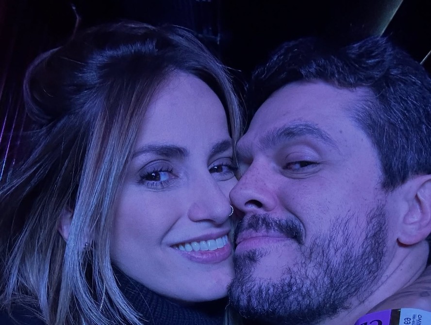 Mari Palma assume namoro com humorista após um ano juntos