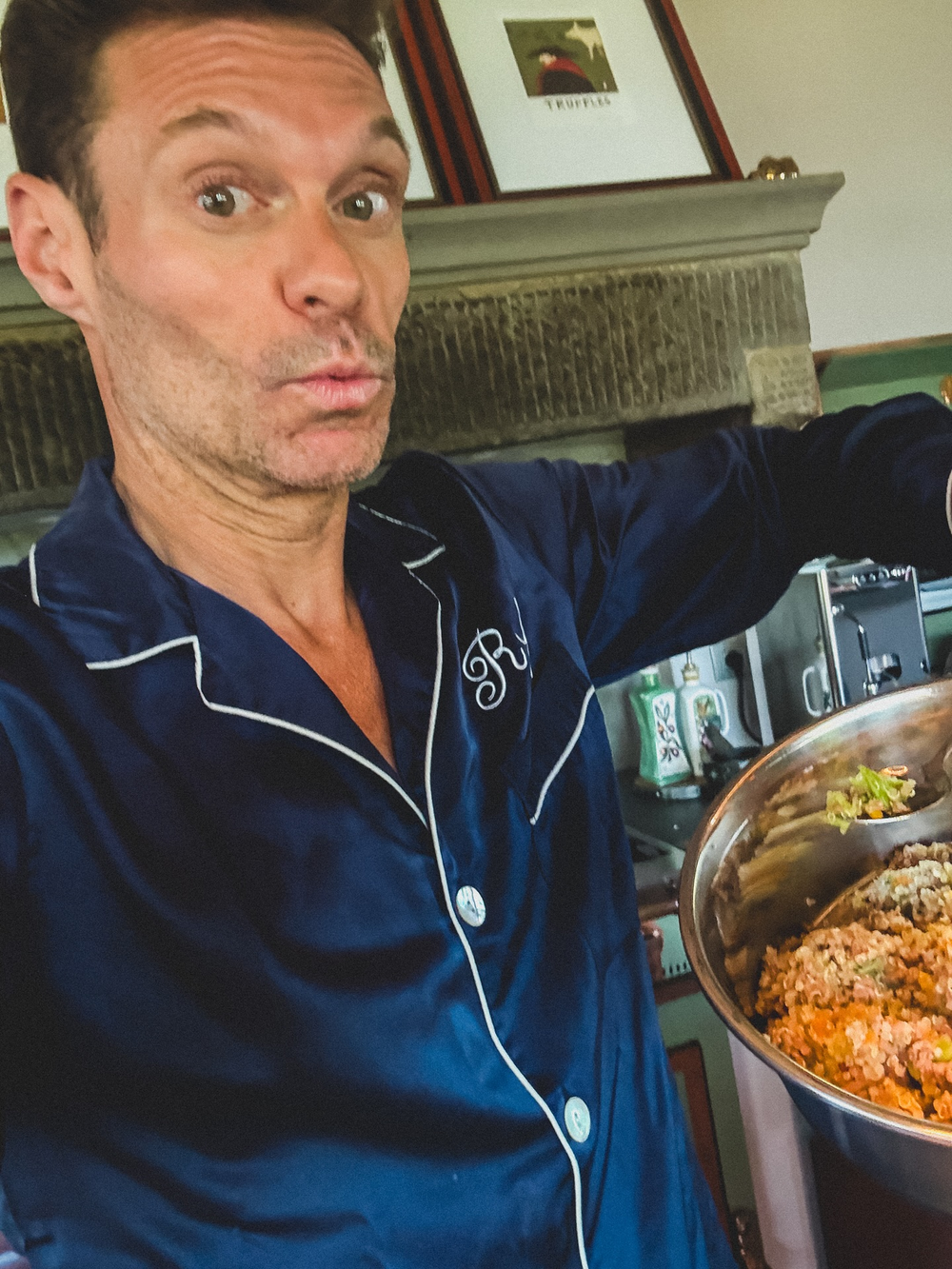 Aparência de Ryan Seacrest chama atenção na web: 'Frágil e magro'; compare