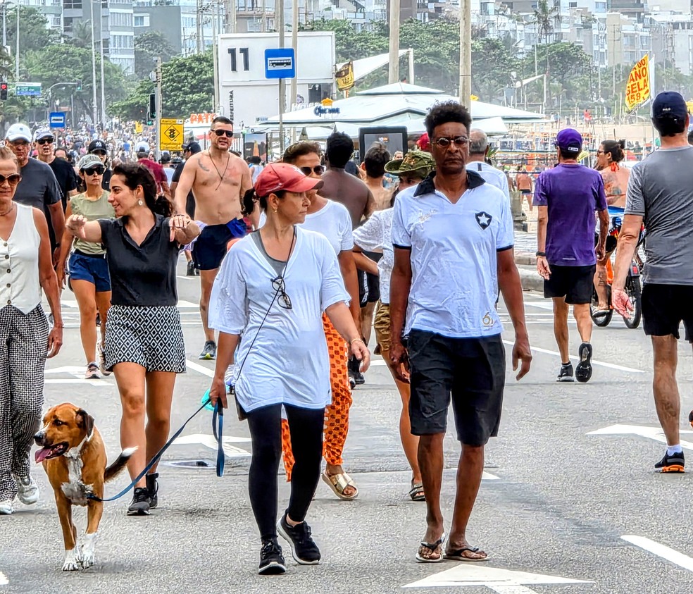 Famosos se exercitam no domingo de Páscoa; veja fotos