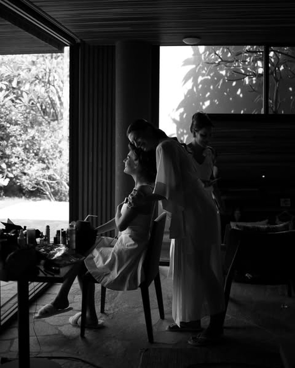 Com 'beijo de cinema', Luma Cesar, filha de César Filho, posta novas ...